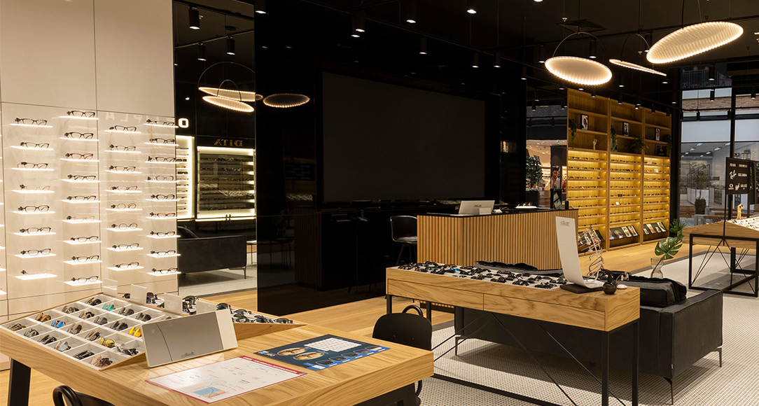 Omnichannel retail for optical stores